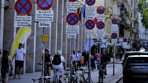 Trust The Algorithm Not The Ai