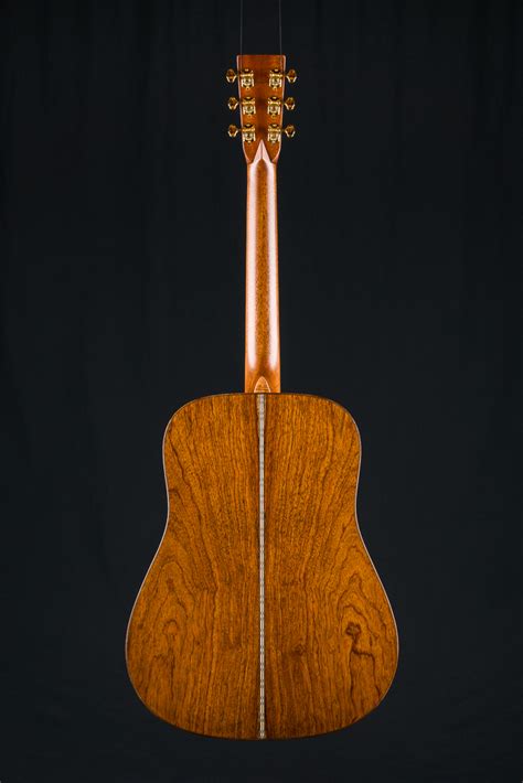 Martin D 28 Custom Premium Guatemalan Rosewood And Adirondack Spruce
