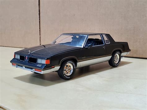1985 Oldsmobile 442 Fe3 X Show Car Plastic Model Car Kit 1 25