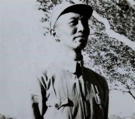 洪学智看上一女兵，女兵嫌他长相简单年纪大，关键时刻二哥出手了张文生活工作