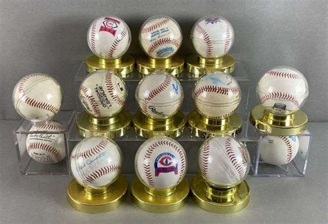 Group Of 13 Commemorative Chicago Cubs Baseballs Matthew Bullock Auctioneers