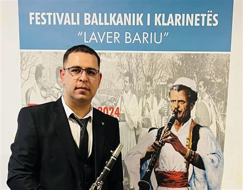 Marsel Muzikanti Fiton çmimin E Rëndësishëm Laver Bariu Kolibrial