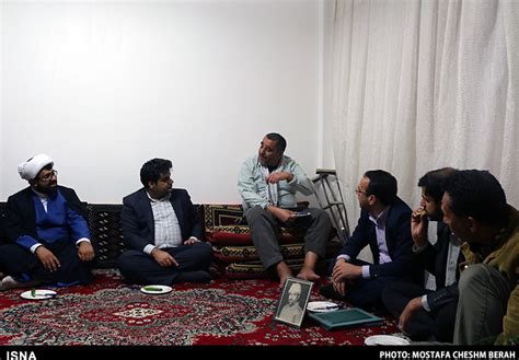 ایسنا دیدار اعضای ستاد کمیته دانشجویی دهه فجر با خانواده شهید ابراهیم اورنگ پور