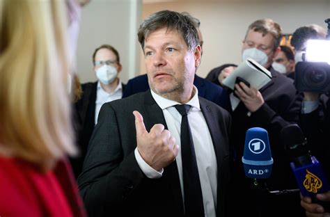 Gas Stopp Droht Habeck Startet Notfallplan Und Appelliert An Deutsche