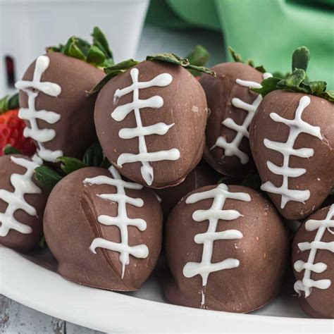 Football Chocolate Covered Strawberries Only 4 Ingredients