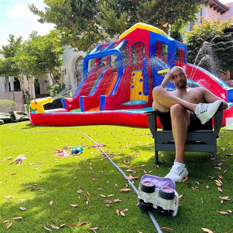 Derek Jeter Says Theres A Whole Other Side Of Me As A Girl Dad