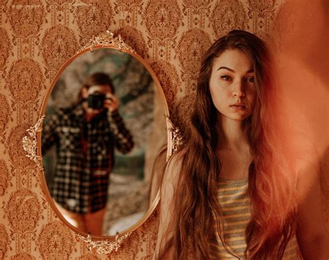 9 Impressive Mirror Photography Ideas To Try Yourself