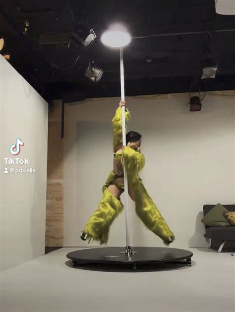 I Did A Pole Burlesque Act As The Grinch This Weekend This Was The