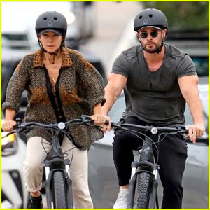 Chris Hemsworth And Elsa Pataky Couple Up For Bike Ride Around Sydney