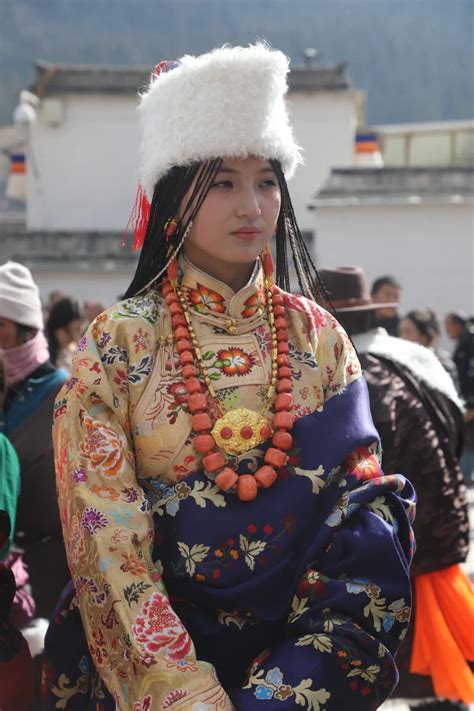 【高清图集】盛装芳华：拉卜楞少女的成人礼 夏河县人民政府