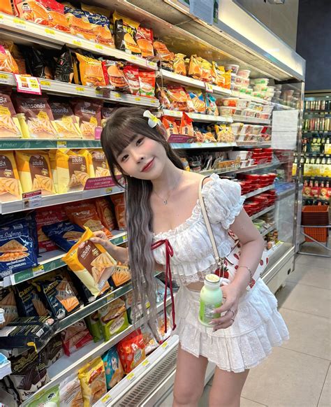 Findy Yong 小粉底 Findyyyy • Instagram Photos And Videos