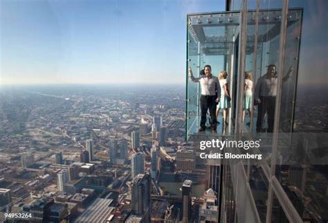 Sears Tower Observation Deck Photos And Premium High Res Pictures Getty Images