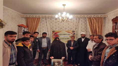 برگزاری محفل انس با قرآن کریم در منزل شهید علی نصیری فیلم و تصاویر