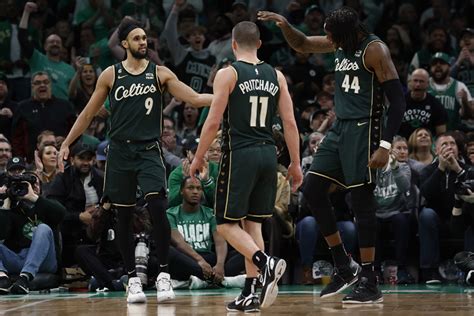 Sacrifié Derrick White Place Le Collectif Avant Lui • Basket Usa