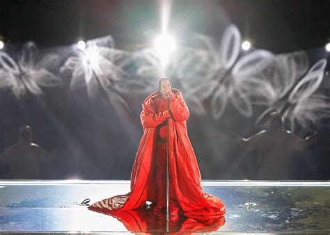Shine Bright Rihanna The Super Bowl And Performing While Black And