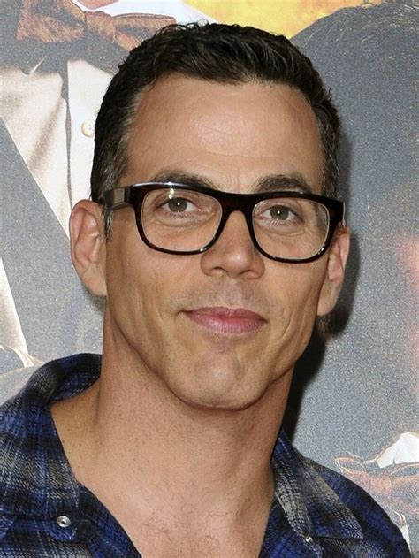 Pin By Zonia Montaleza On Papi Glasses Steve O Comedians Celebrity News