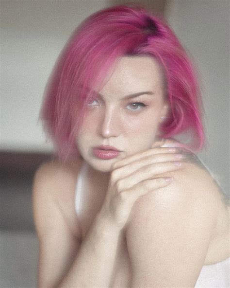 Olly Esse Ollyesse • Instagram Photos And Videos