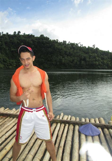 Hot Pinoy Vaughn Jocson