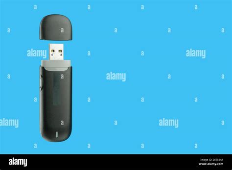 Mobile modem for connecting to the Internet via USB. 5G modem for fast ...