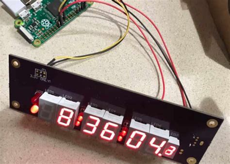 Raspberry Pi Zero W Desk Clock Video Geeky Gadgets