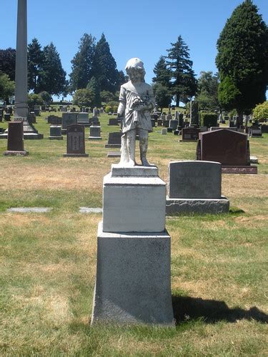 Hugo And Lenora Van Woerden The Crypt Peeper