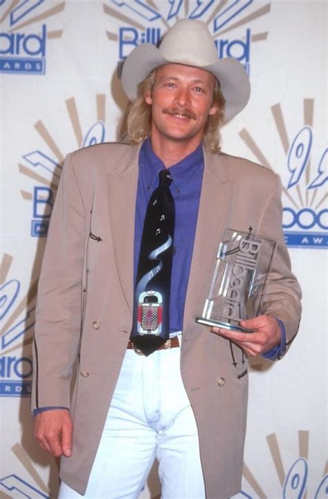 Pin By Debra Raney On Country Singers Alan Jackson Music Alan
