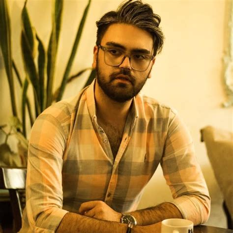 ‎دکتر مبین طاهری‎ Moobintaheri • Threads Say More