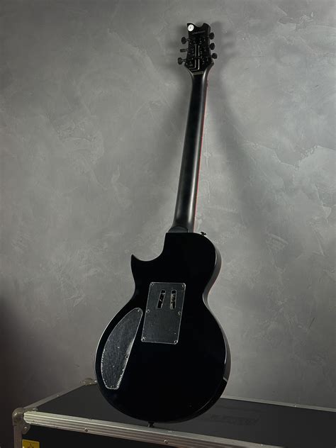 Guitarra Kramer Assault 220 Black Floyd Rose Crunch Music