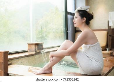 2128 Imágenes De Japan Onsen Woman Imágenes Fotos Y Vectores De