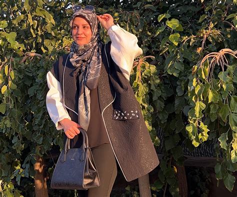 ‎دکتر یسرا جهانگیری‎ ‎‎سلام به همه دخترجونای خودم و دخترجونای جدیدم که انقدر شاد و پر انرژی