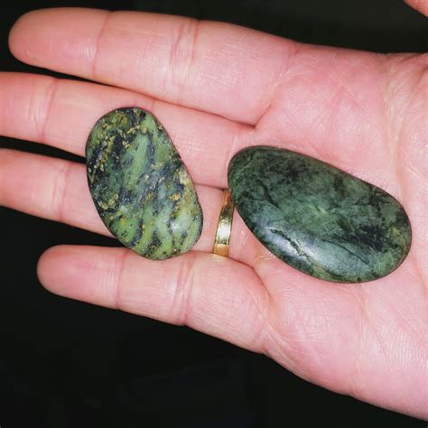 Nephrite Buy Nephrite Gemstone Raw Jade Nephrite For Sale Nephrite
