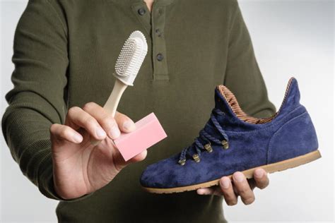 Cómo Limpiar Y Mantener Tus Zapatos De Gamuza Impecables