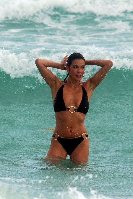 Hot Celebrity Top Entertainment Teri Hatcher In A Bikini