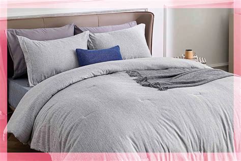 This ‘amazingly Cozy Comforter Set With 17600 Five Star Ratings Is