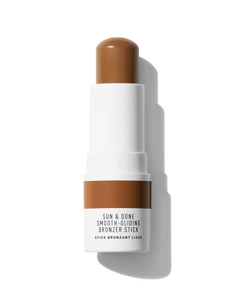 How To Apply Bronzer To Mature Skin According To An Expert
