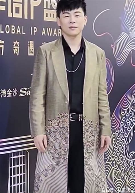 新加坡这一夜：张雨绮性感，王楚然美翻了，但95后男星排面最大 360娱乐，你开心就好