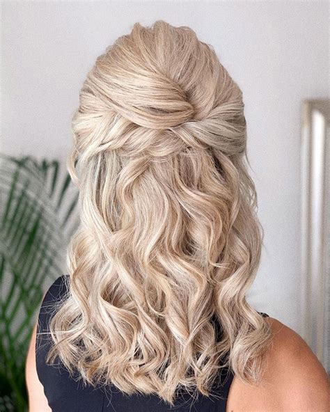 Mother Of The Bride Hairstyles 63 Elegant Ideas [ 2021 Guide]