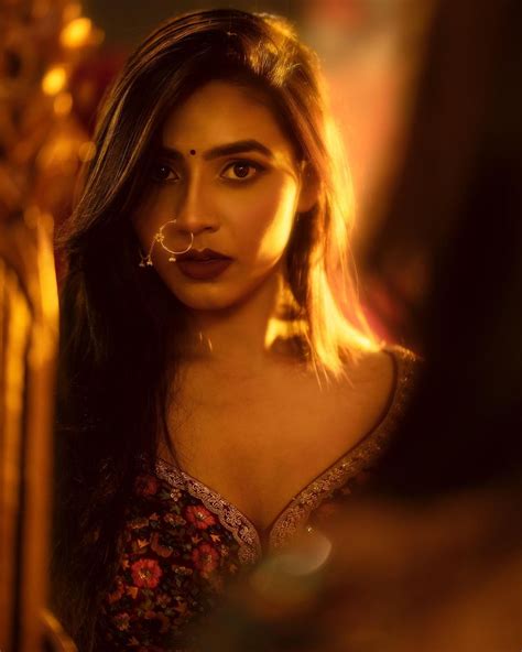 Sapthami Gowda కాటుక కన్నులతో గాలం వేస్తున్న సప్తమి గౌడ Namasthe