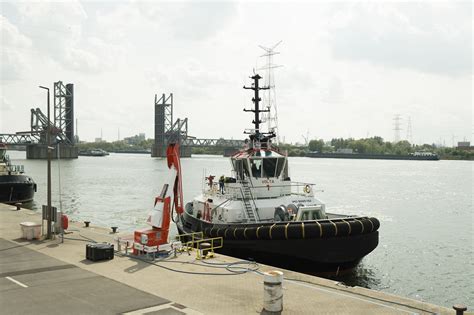 Volta 1 Is Officially Europes First Fully Electric Tugboat Autoevolution