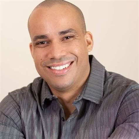 Joshua Van Eck Joshua Van Eck • Threads Say More