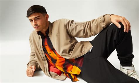 پدری و ایفای نقش مدلینگ در مجله سلامت مردان اسپانیا عکس طرفداری