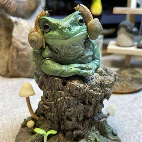 Whites Tree Frog Statue Lana Time Shop