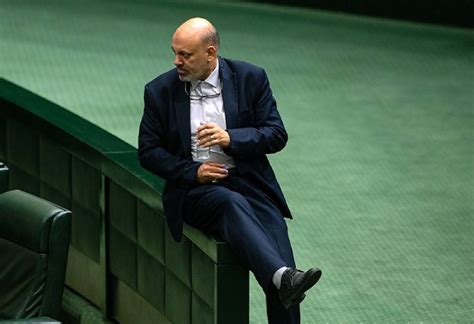 فیلم علیرضا منادی عذرخواهی کرد خسته بودم، ناهار نخوردم و ضعف کردم