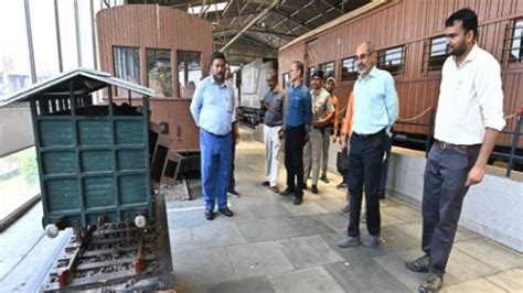 Kolkata Metros Gm Shri P Uday Kumar Reddy Inspects Park Street And