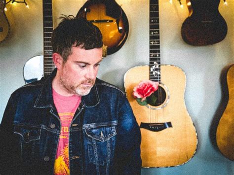 Mxdwn Premiere Chris Robley Critiques Capitalism In New Video For Theres A Bird Mxdwn Music