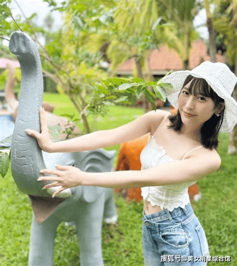 泷本雫叶：车灯界的新宠，白嫩亮丽，气质如仙！魅力外貌才华