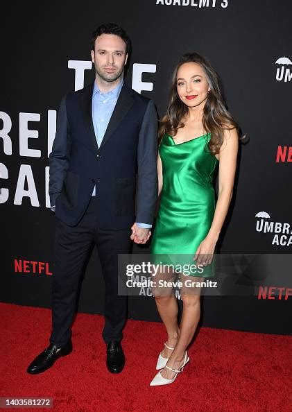 Jake Epstein Vanessa Smythe Arrives At The Season 3 Premiere Of