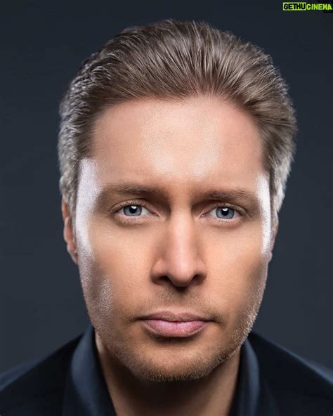 Donavon Warren Wiki Biography Age Gallery Spouse And More