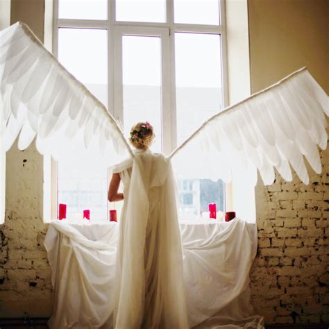 Ange Nith Haiah Protecteur Du Lion Lie Lhomme Et Le Divin