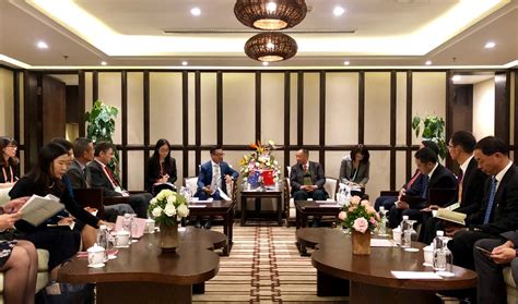 Blog How To Handle A Formal Meeting In China